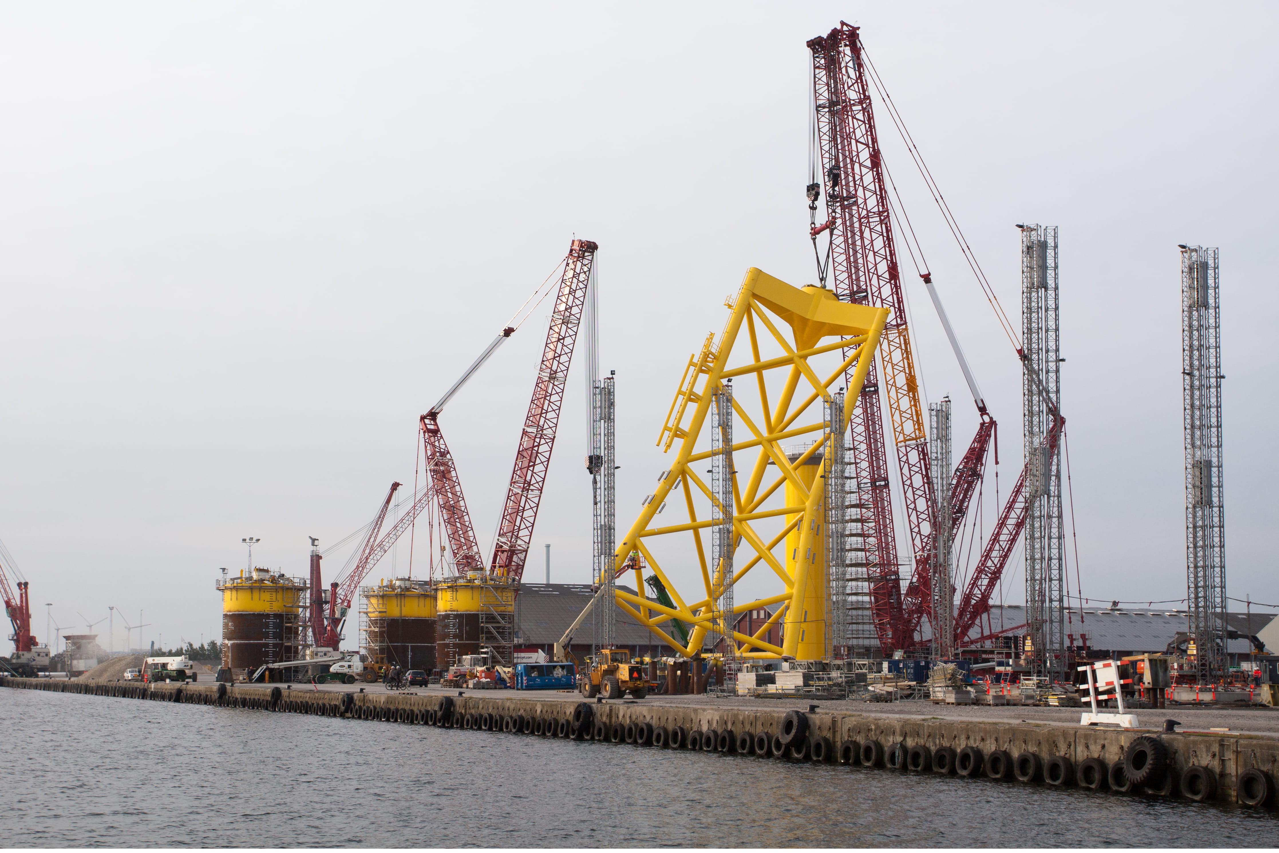 The 850 tonnes suction bucket jacket foundation has been sucked into ...