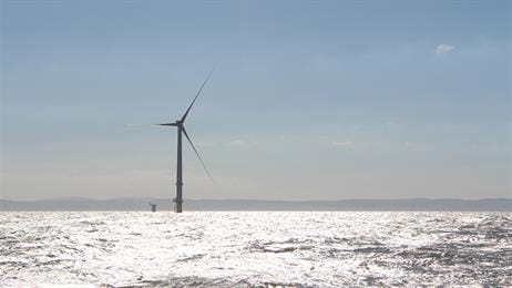 First power from DONG Energys Burbo Bank Extension